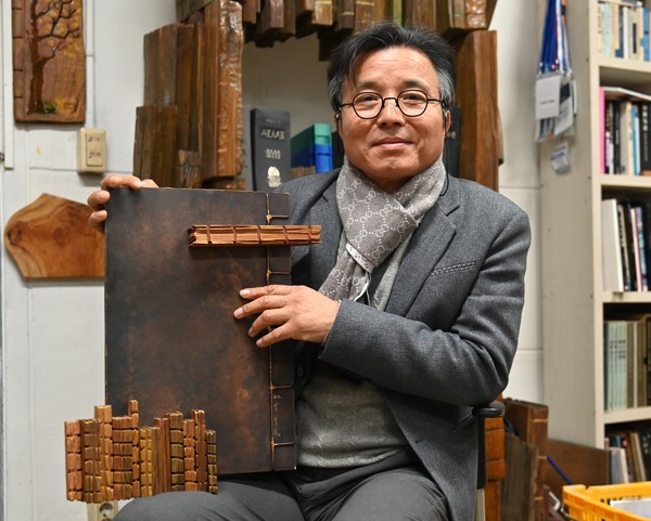 기소유예 청소년에게 따뜻함 불어넣어 주는 엄혁용(예술대·미술) 교수